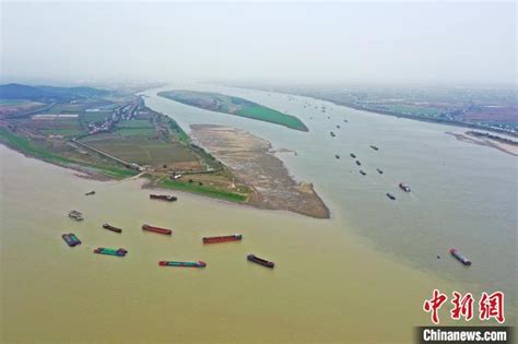 湖口：长江与鄱阳湖交汇处现“江湖两色”景观（图）凤凰网江西凤凰网