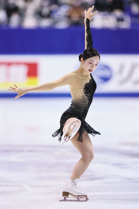 【写真】女子spで演技する本田真凜：中日スポーツ・東京中日スポーツ
