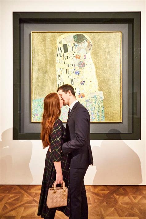 Снимайте как се целувате и изпратете за да научи целият свят за вашата любов на 14 февруари