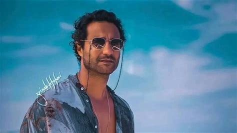 كريم فهمي لـ الفجر الفني أزمة منتصف العمر ناجح بشهادة الكثيرين