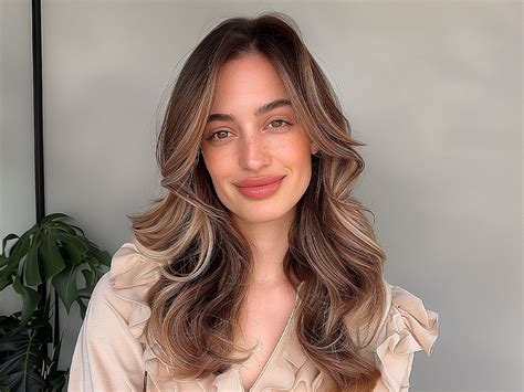 Side Part Layered Hair Is Trending This 2025 And You Have To See What