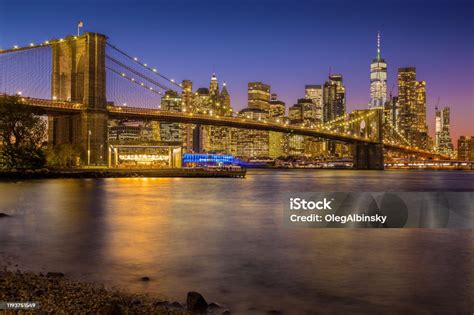 브루클린 브리지와 뉴욕 시 스카이라인 맨해튼 파이낸셜 디스트릭트 월드 트레이드 센터 앳 선셋 0명에 대한 스톡 사진 및 기타 이미지 Istock