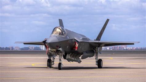 China S J 35 Fighter Just As Good As The F 35 The National Interest