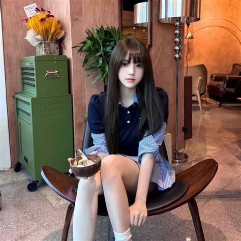 Leah Leah 02179 Threads Say More