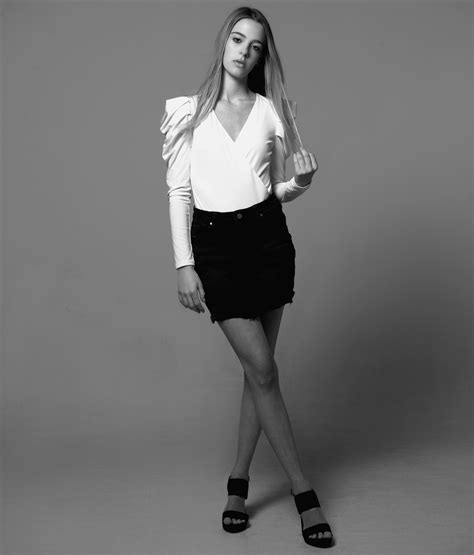 Lizzie Underwood Red Models And Talent