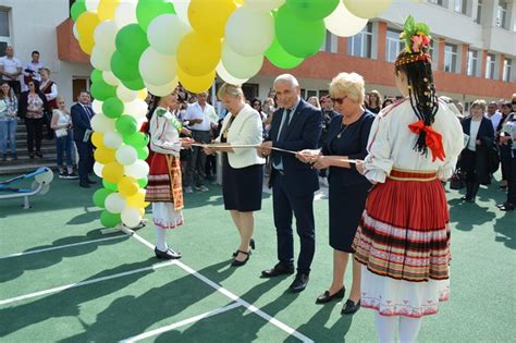 Плевен За Плевен Пордим празнува 11 май с обновен площад спортна площадка и нов облик снимки