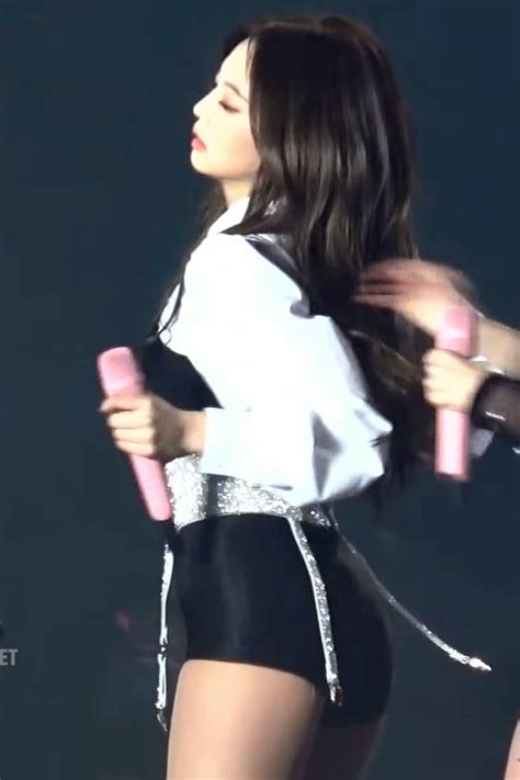 블랙핑크 제니 콘서트 파격 의상 그냥 은꼴 윤아저장소 Kgirls Net