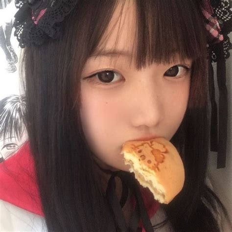 Black Japan Girl Pfp Girl Icons Cute Japanese Girl Hello Kitty
