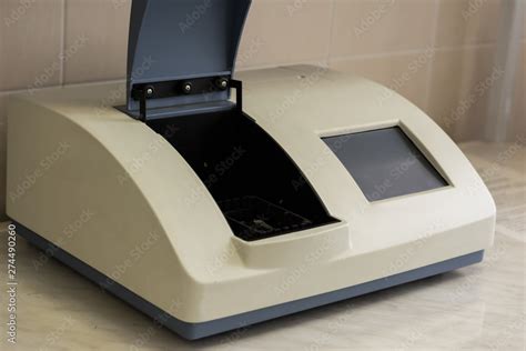 Universal Electrical Instrument Spectrophotometer Widespread Use In The Areas Of Chemistry