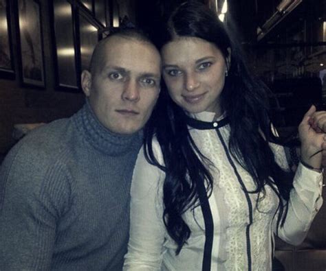 Usyk Was Saved By His Wife What Does Usyks Wife Kateryna Do And What