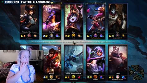 Twitch Streamers Flashing Her Boobs On Stream And Accidental Nip Slip