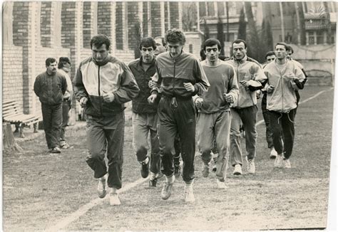 Iverieli კახა ცხადაძე გუნდის წევრებთან ერთად