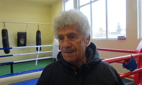 Легенди На 88 години Димитър Мутафов продължава да е на боксовия ринг