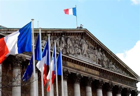 Францускиот долг расте за 5 000 евра секоја секунда