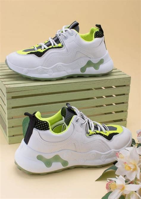 Кросівки — ціна 750 грн у каталозі Кросівки Купити жіночі речі за доступною ціною на Шафі