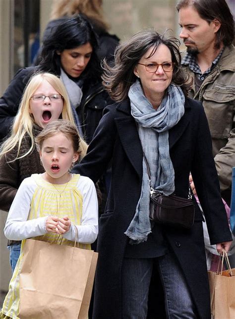 Sally Field سالي فيلد مشاهير