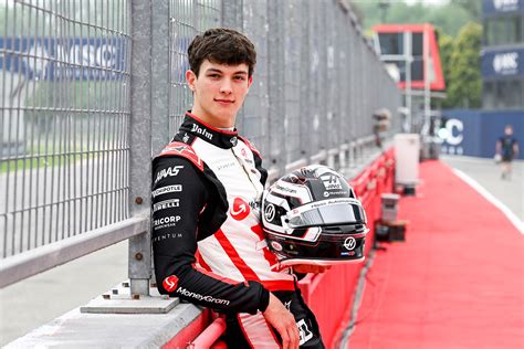 F1 Επίσημα στη Haas το 2025 O Oliver Bearman Motoronegr