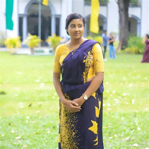 Sanduni Rathnayake Sandunihimeshi • Instagram Photos And Videos