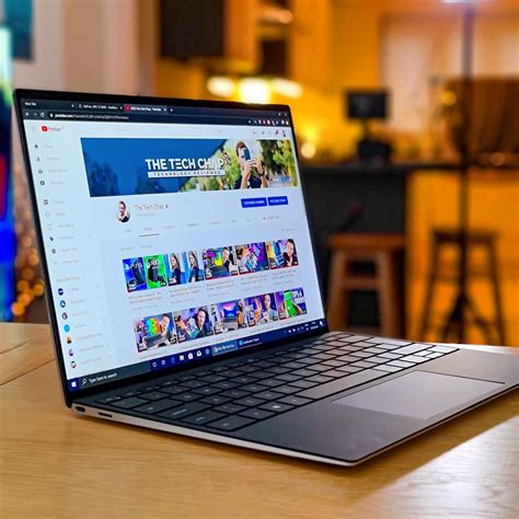 Dell Xps Laptop Fhd Infinity Edge Th Gen Intel Core I U Gb Ram Ssd