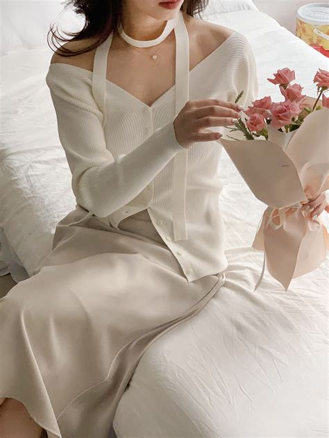 썸어게인 여름 여자 새틴스커트 머메이드 인어 실크 롱스커트 4color 연베이지 진베이지