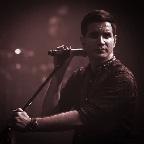 بیوگرافی محسن یگانه خواننده با جدیدترین آهنگ ها و عکس تاینی نیوز