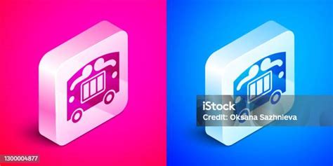 분홍색과 파란색 배경에 격리 된 등색 서커스 마차 아이콘 서커스 트레일러 마차 바퀴 실버 스퀘어 버튼 벡터 고풍스런에 대한 스톡 벡터 아트 및 기타 이미지 Istock