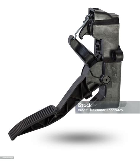 자동차 서비스에서 판매하는 사진 스튜디오에서 흰색 고립 된 배경에 가스 페달 작업장에서 수리 하는 동안 교체에 대 한 검은 색 자동 부분 여분의 부분 폐차장 차에 대한 스톡