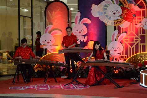 Chinese Gu Zheng Performance Center Stage