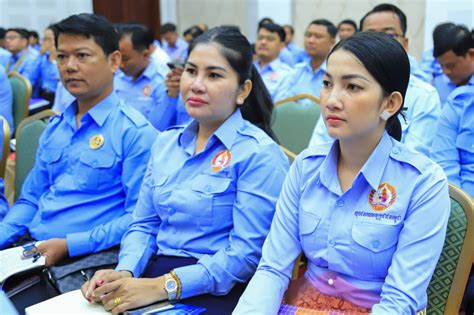 ឯកឧត្តមរដ្ឋមន្រ្តី ហេង សួរ