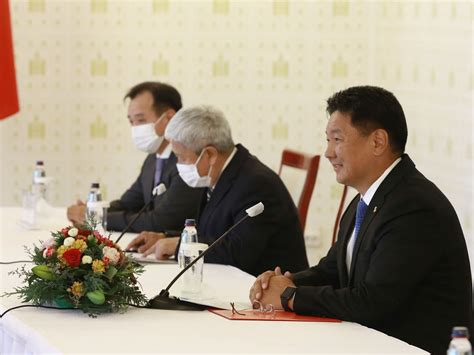 Ерөнхий сайд У Хүрэлсүхэд БНХАУ ын төрийн зөвлөлийн гишүүн бөгөөд гадаад хэргийн сайд Ван И