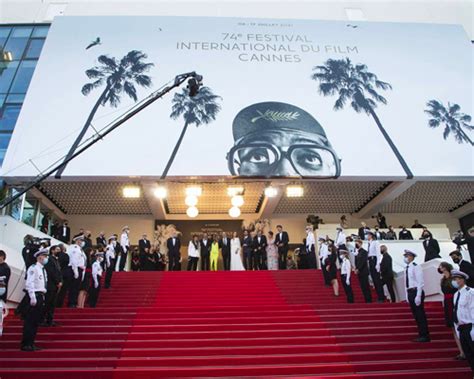 Dying For Sex Review Williams Shines Slate Excels Loud And Clear