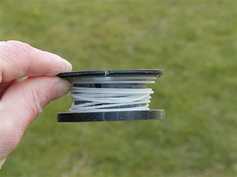 How To Use A String Trimmer Properly Without Breaking The Line Dengarden