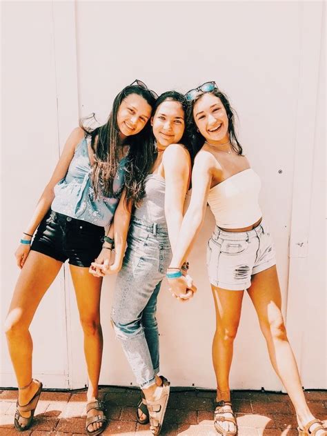 𝚙𝚒𝚗𝚝𝚎𝚛𝚎𝚜𝚝 𝚓𝚎𝚗𝚗𝚗𝚗𝚊𝚊𝚊𝚊 Friend Poses Photography Friend Photoshoot