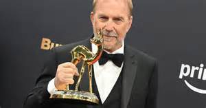 Bambi Liveticker Margot Friedländer Toni Kroos And Lars Eidinger Ausgezeichnet Focus Online