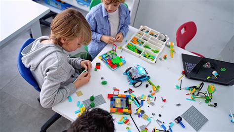 4000 Boy Coding Stock Videos