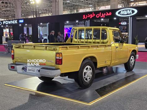 نیسان زامیاد طلایی در نمایشگاه تحول صنعت خودرو 1403 عکس