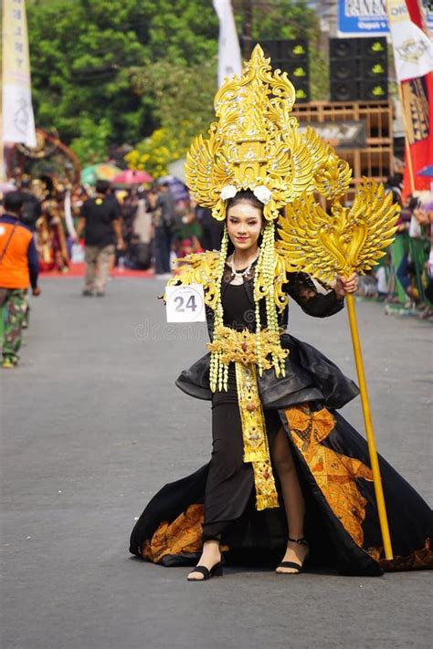 Beautiful Participant Biro Fashion Carnival With An Exotic Costume