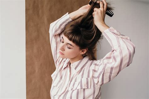 Are You Using Dry Shampoo The Right Way Sunday Edit