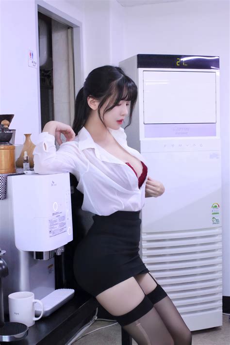 Lee Ahrin 이아린 Likey Web Pictorial Set 02 Everia Club