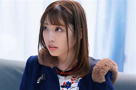 【マジックミラー号】パンツに手を突っ込まれ手マン責めされちゃうお姉さん！肉棒挿入で立ちバック 無料av動画