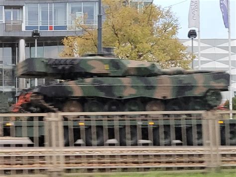 Leopard 2pl Caught Being Transported R Tankporn