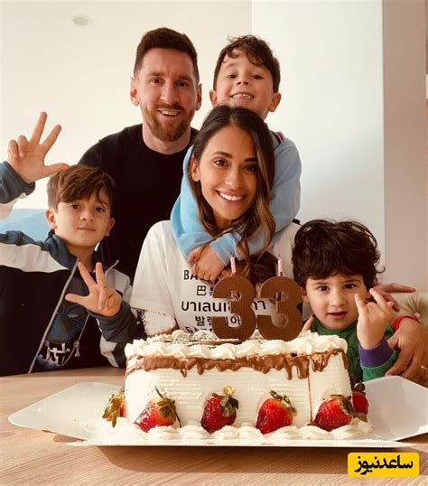 جشن تولد ساده و خلوت همسر باکلاس لیونل مسی کنار 3 وروجک بانمکش صمیمی، زیبا و بدون تجملاتعکس