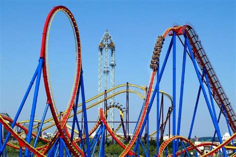 Lanzadera Del Parque Warner La Caida Libre Más Alta De Europa