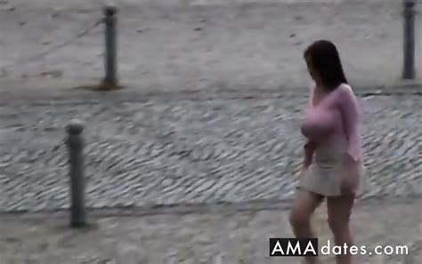 Busty Girl Walking No Bra Jiggling Busty Girl Walking No Bra Jiggling