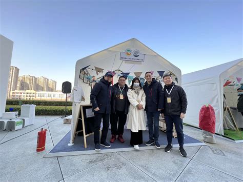 回顾nio Day年会 一名义卖公益志愿者 Nio蔚来