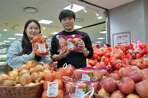 롯데마트 Ca 저장 농산물 판매사과·양파 700여톤 첫 출하