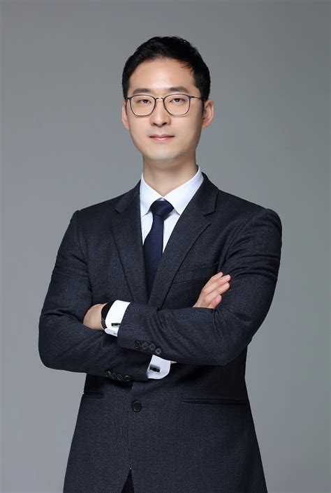 국방 Ai 여전히 하드웨어에 치우쳐통합 운용 Ai 도입 절실” Sff 인터뷰