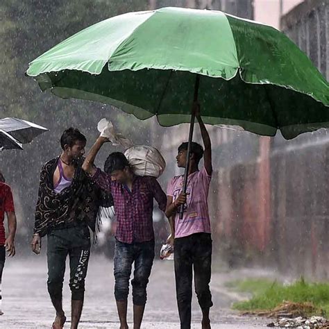 Weather Update বৃষ্টি কি আসবে আদৌ নাকি কেবলই আকাশ মেঘলা হয়ে থাকবে আর