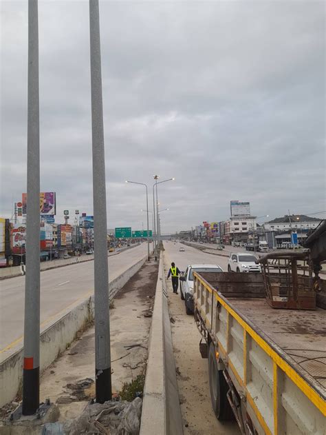 ติดตั้งระบบเสาไฟฟ้าแสงสว่าง เสาไฟถนน เสาไฮแมส โคมไฟถนน โคมไฟถนนled