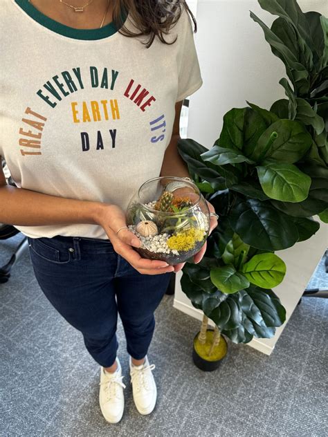 Isabelle Messawer On Linkedin Happy Earth Day 🌍 This Is One Of My Favorite Holidays I Wear This…